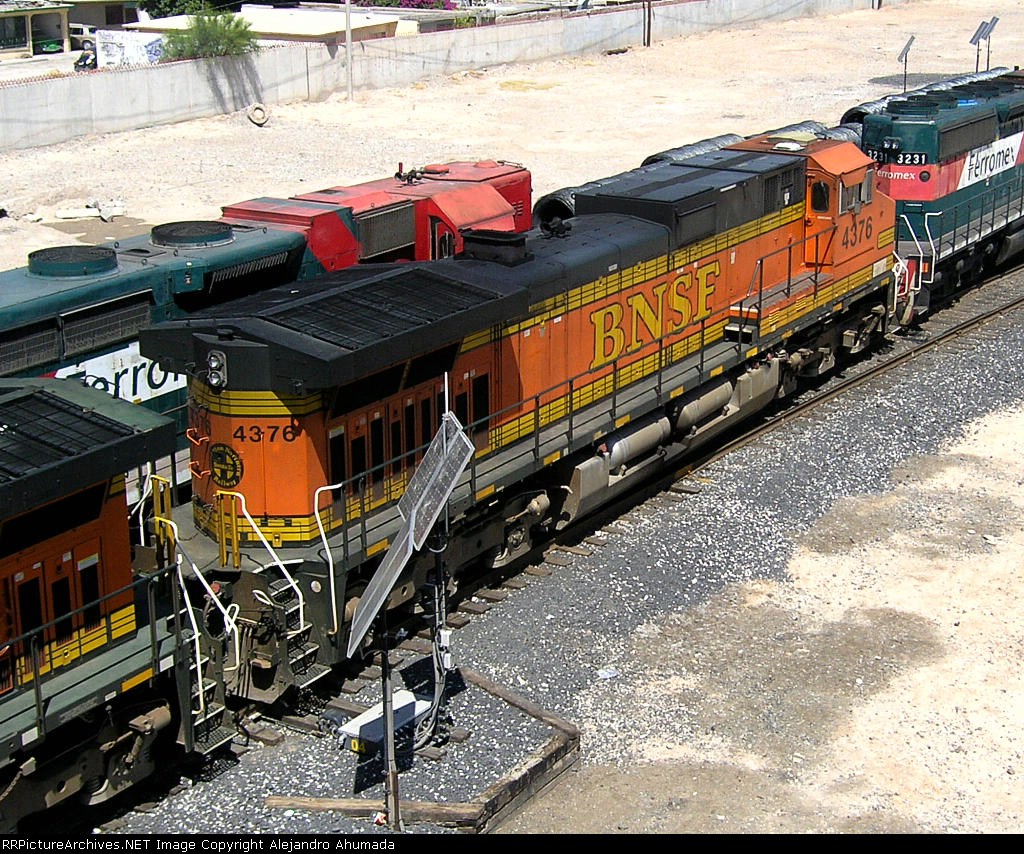 BNSF 4376